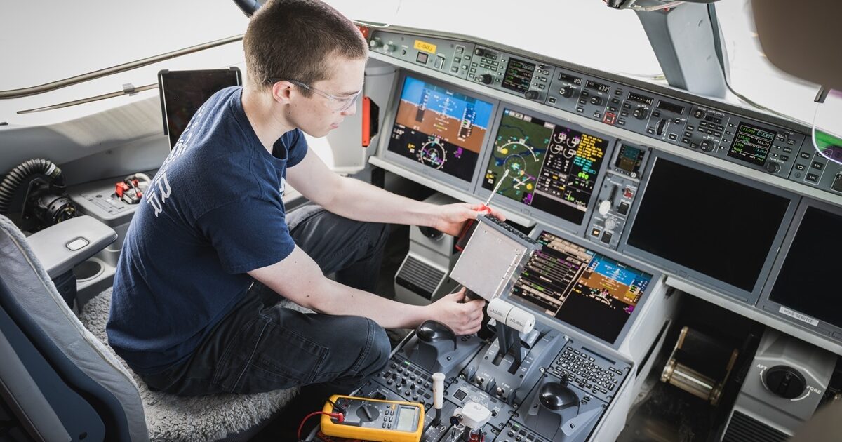 École nationale d'aérotechnique | Techniques d'avionique